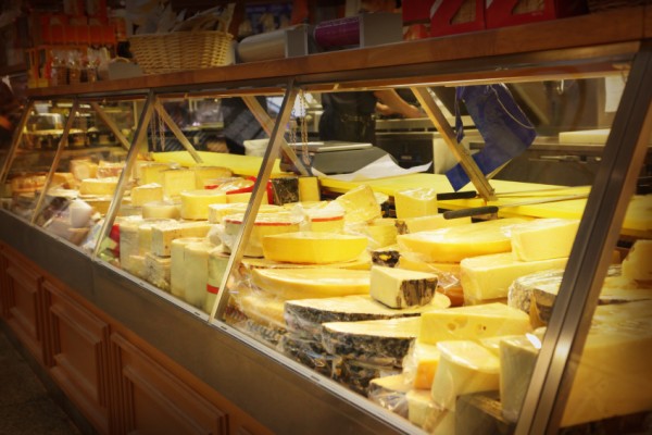 Il banco dei formaggi al supermercato | Il GastroAmante